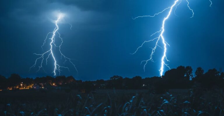 Heat Lightning: What Is It? (Silent Lightning Definition) - Teknonel